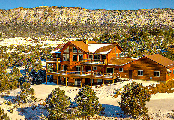 Luxury Lodges for Large Groups near Denver | Epic Colorado Adventures