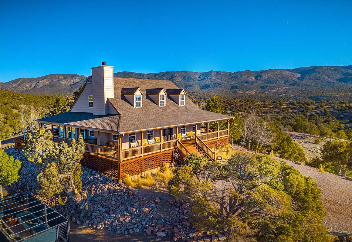 Luxury Lodges for Large Groups near Denver | Epic Colorado Adventures